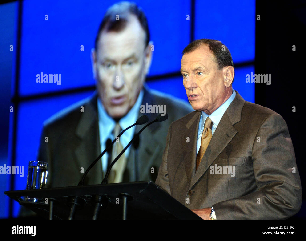 Juergen schrempp hi-res stock photography and images - Alamy