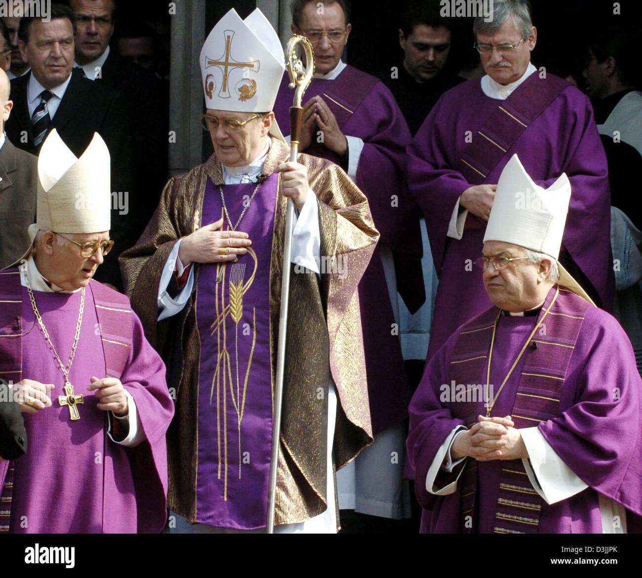 (dpa) - (from L) Berlin's Archbishop Georg Sterzinsky, the Apostolic ...