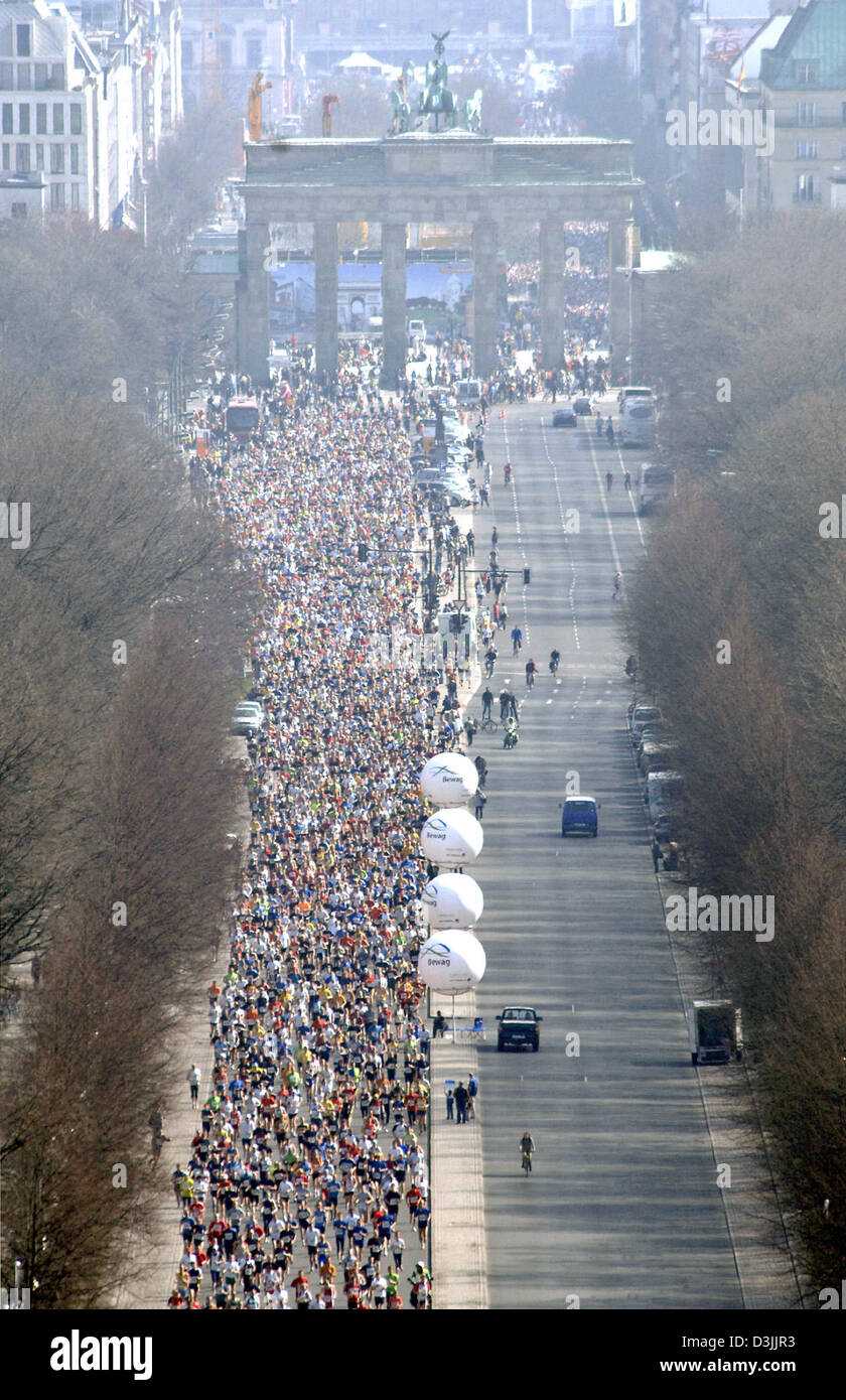 Marathon gate hi-res stock photography and images - Alamy