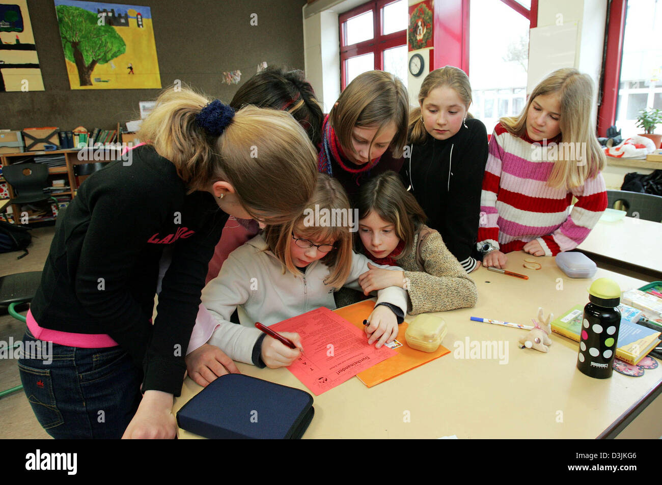 Five students hi-res stock photography and images - Alamy