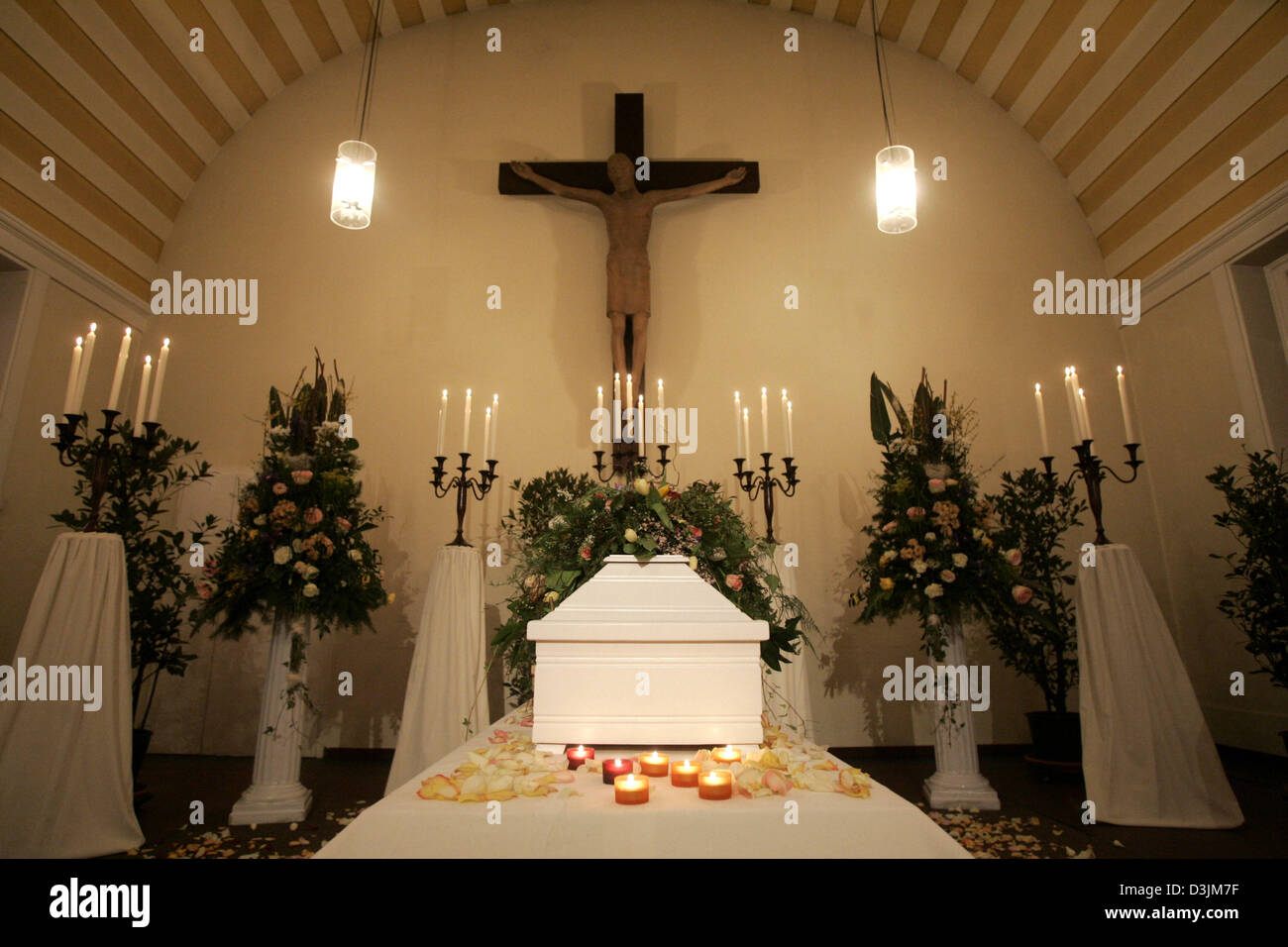 Crime funeral coffin church hi-res stock photography and images - Alamy