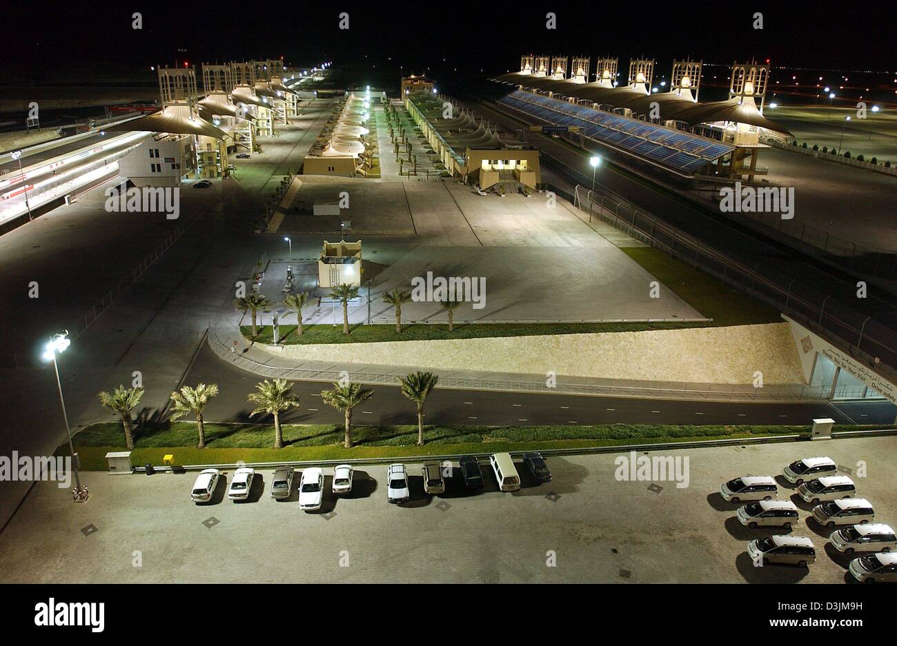 (dpa) - View of the illuminated Formula One circuit at night in Al ...