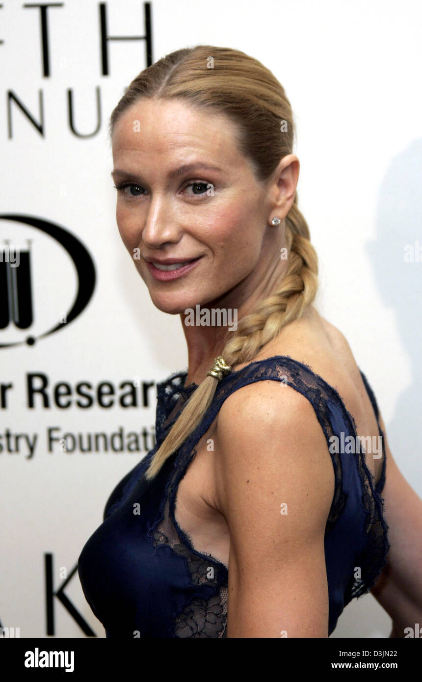 Kelly Lynch's Instagram, Twitter & Facebook on IDCrawl