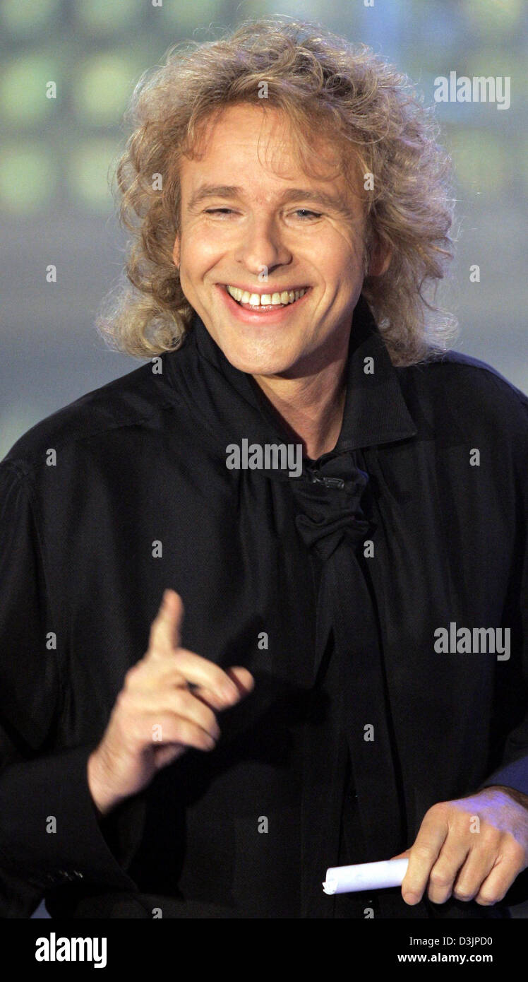 Arts culture entertainment ace television cinema celebrities smiling ...