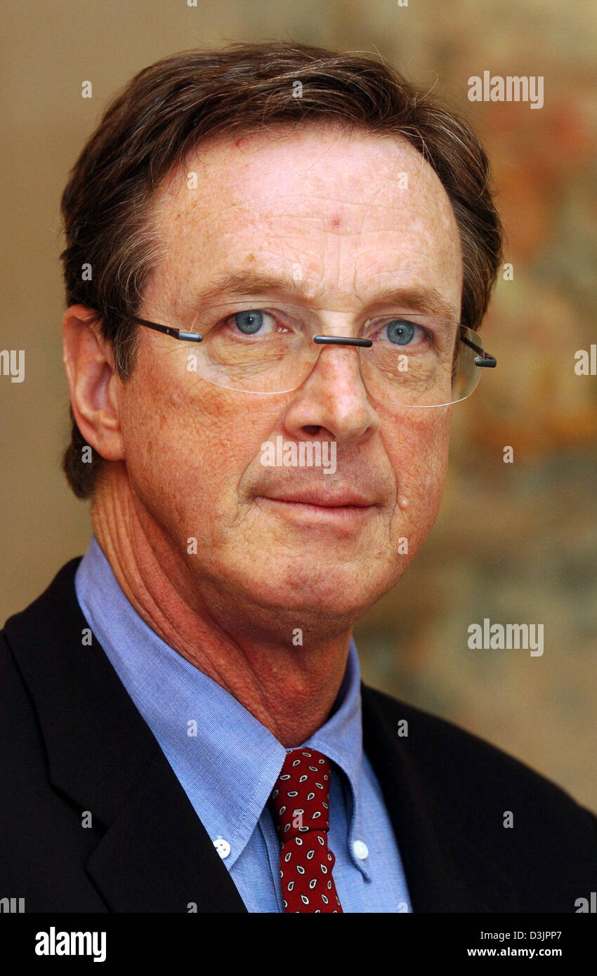 Michael crichton author hi-res stock photography and images - Alamy