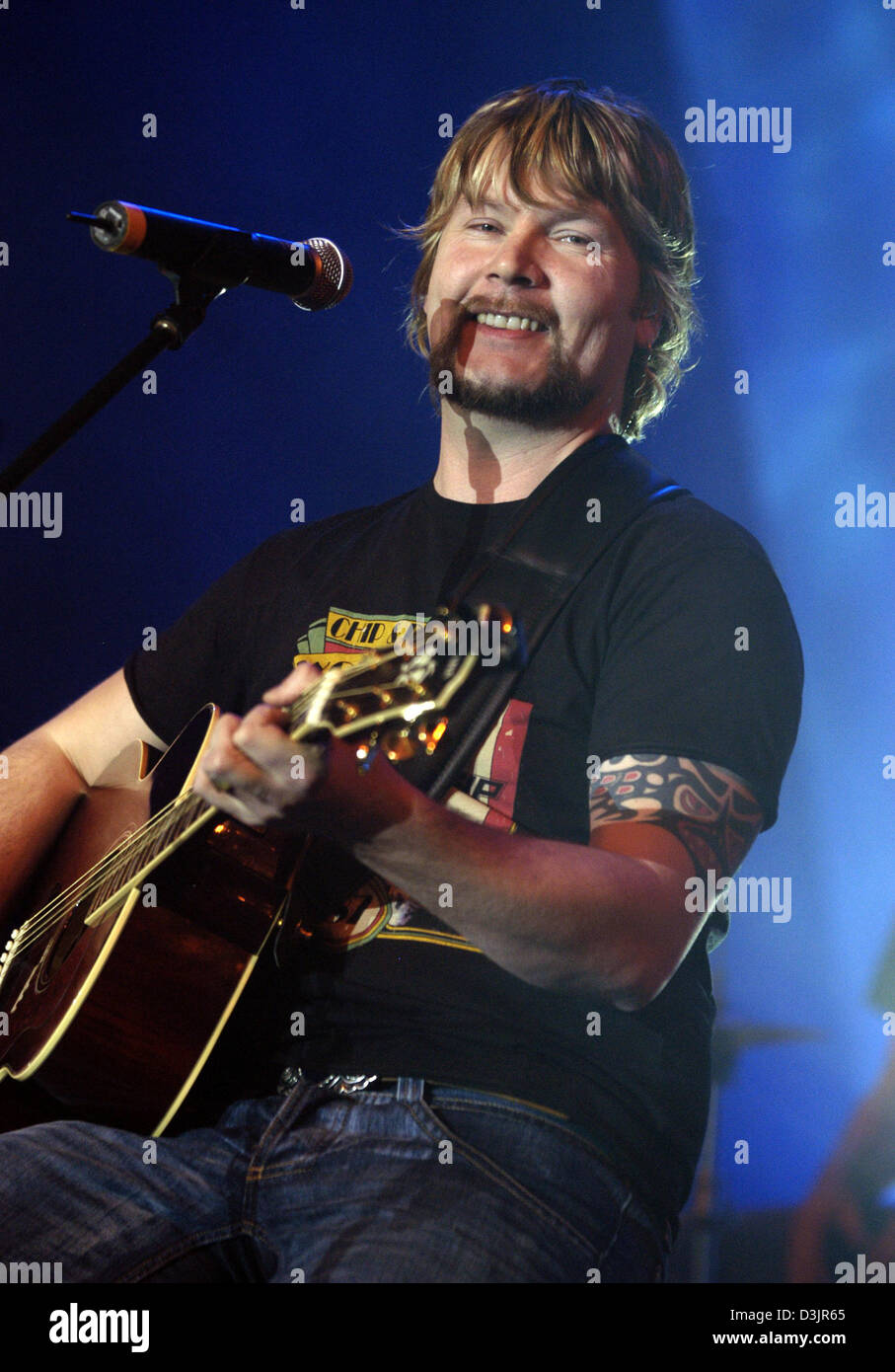 Pop bands hi-res stock photography and images - Alamy