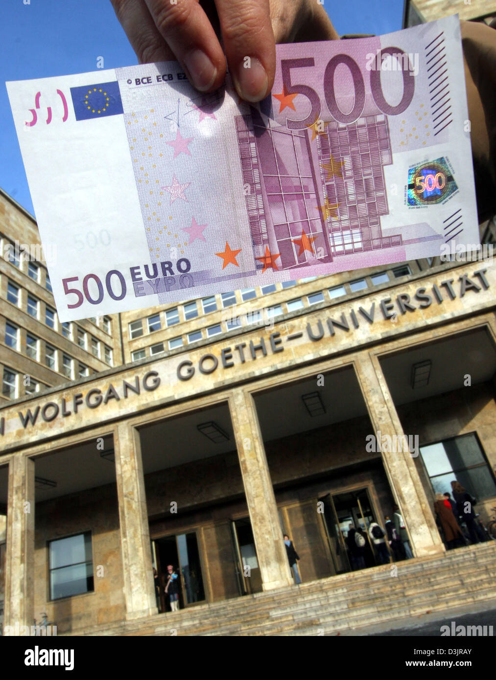 Front 500 euro note hi-res stock photography and images - Alamy