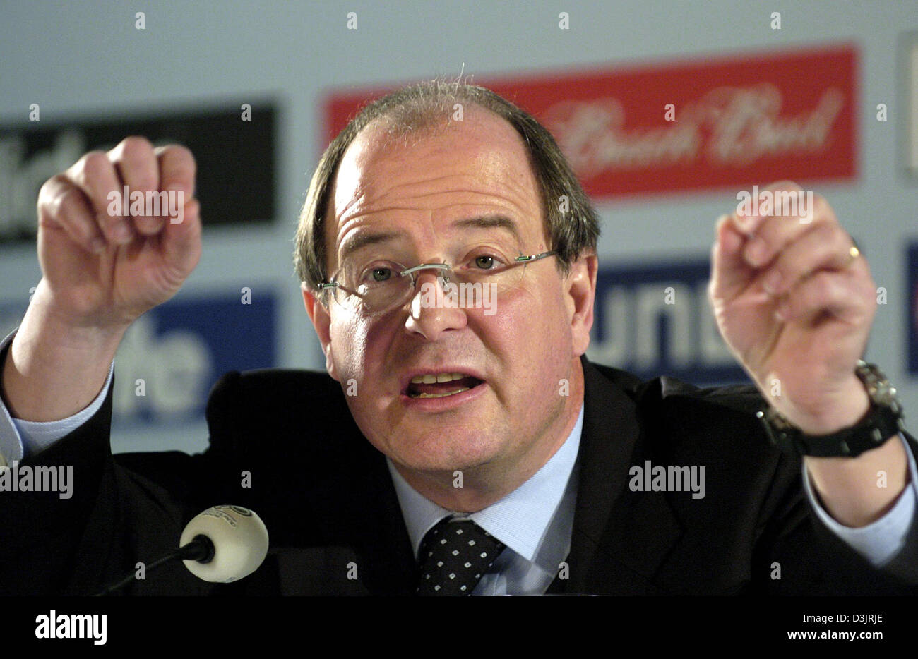 (dpa) - FIFA General Secretary Urs Linsi pictured during a FIFA press ...