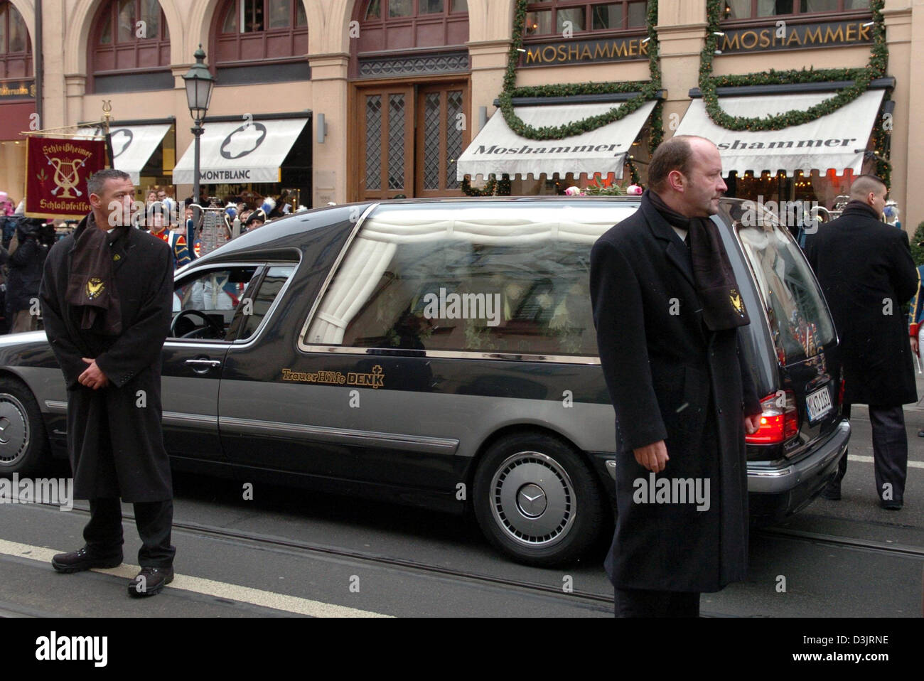 Arts culture entertainment ace fashion people hearse funeral moshammer ...