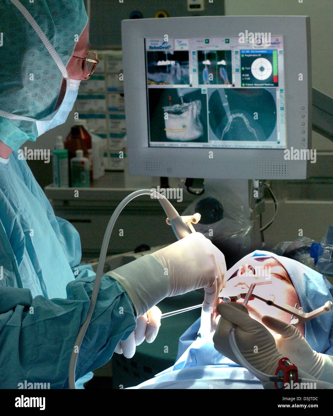 (dpa) - With help of the new navigation system for surgeries called ...