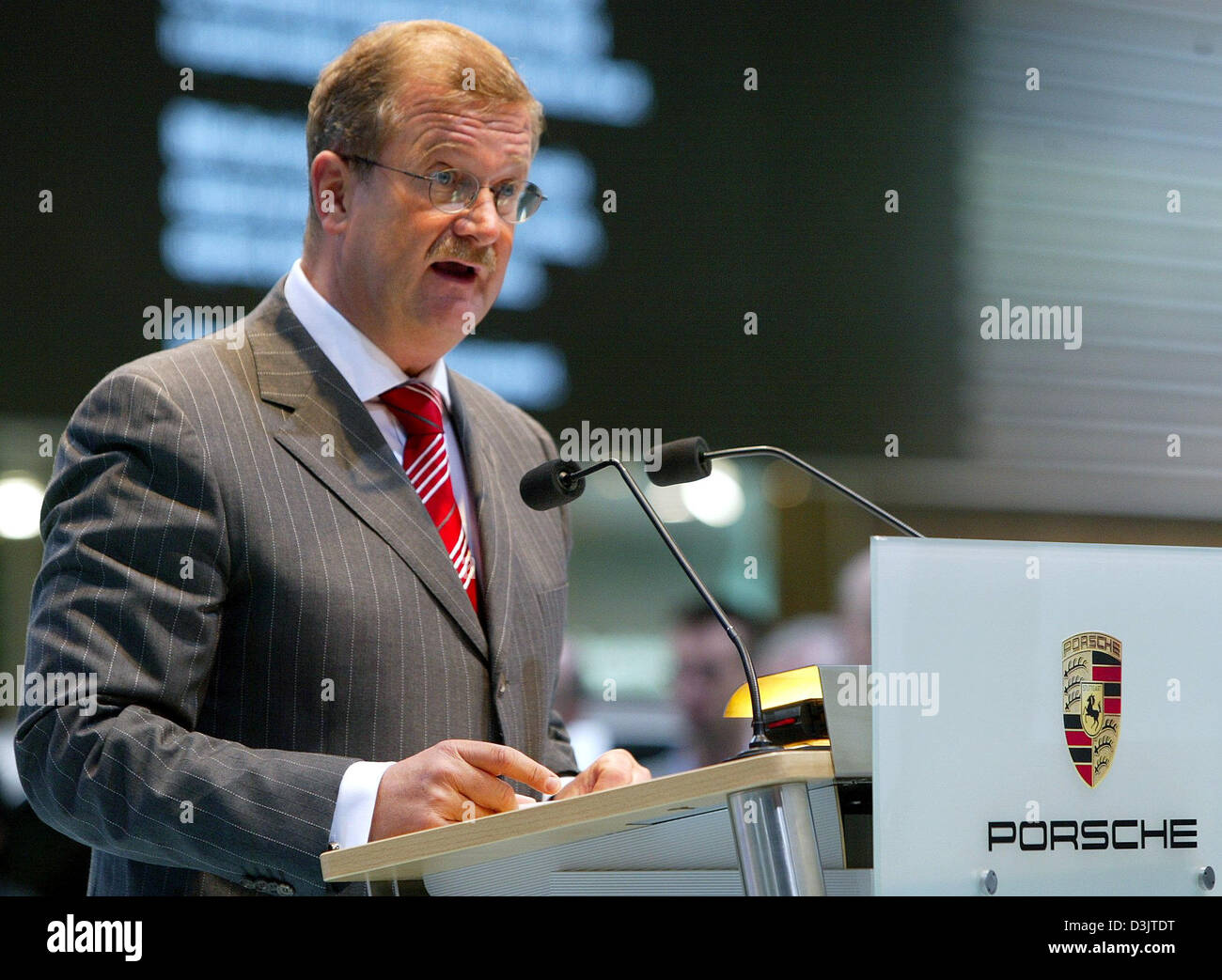(dpa) - Wendelin Wiedeking, head of car manufacturer Porsche, speaks ...