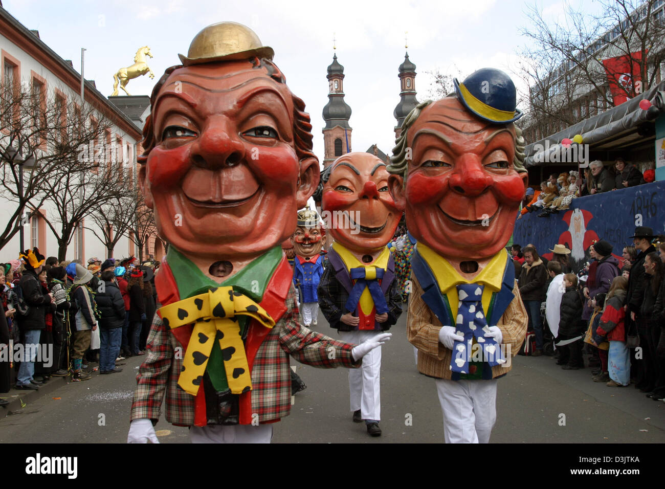 (dpa files) - Traditional 'Swellheads' celebrate Monday after Lent in ...