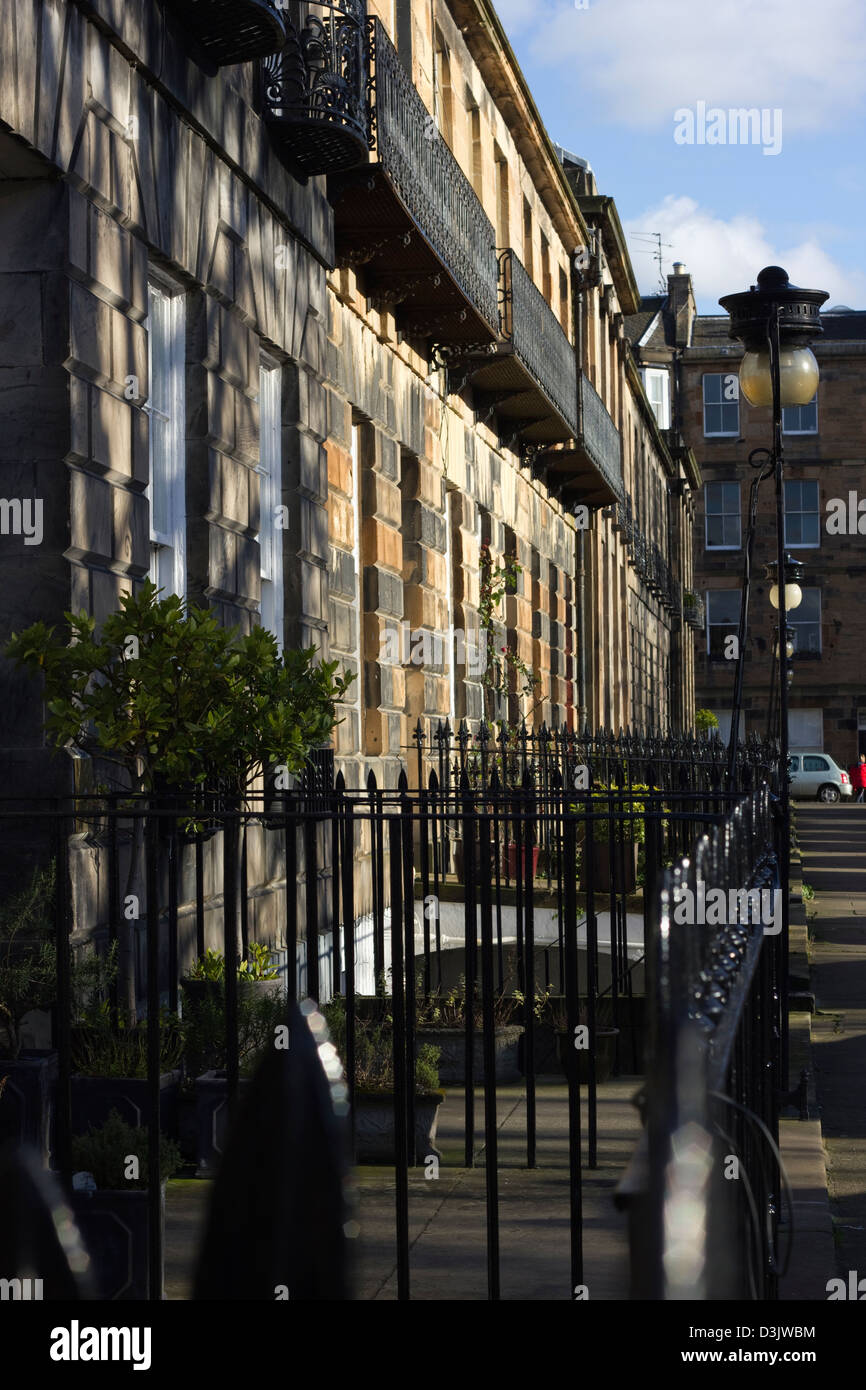Terraced houses in a street in Edinburgh's New Town Stock Photo - Alamy