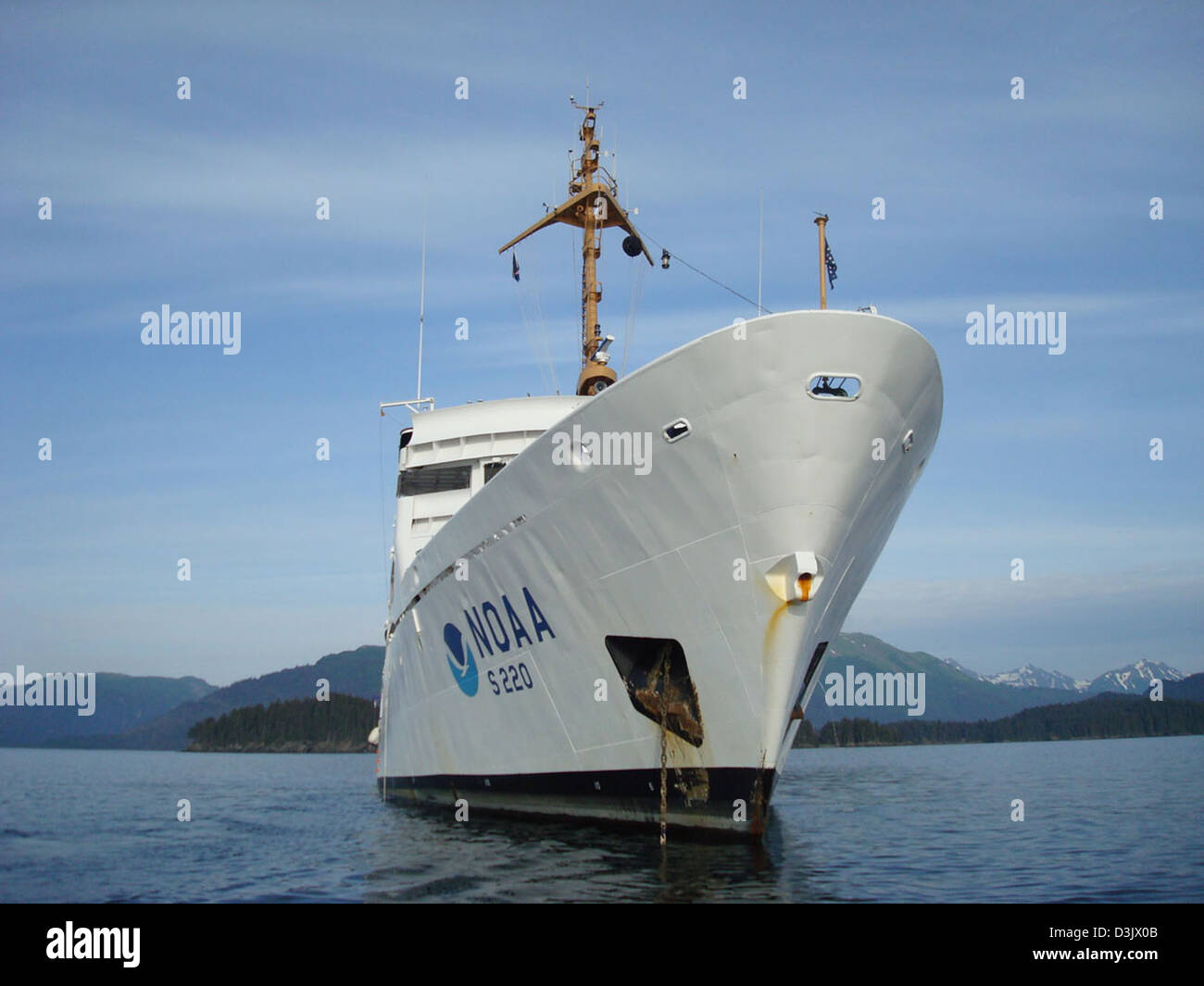 Noaa ship hi-res stock photography and images - Alamy