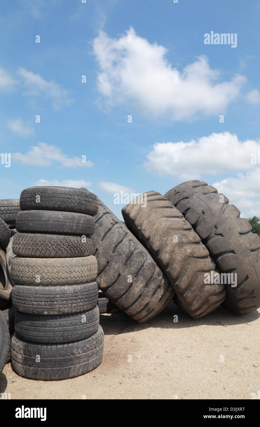 Heap of old tires hi-res stock photography and images - Alamy
