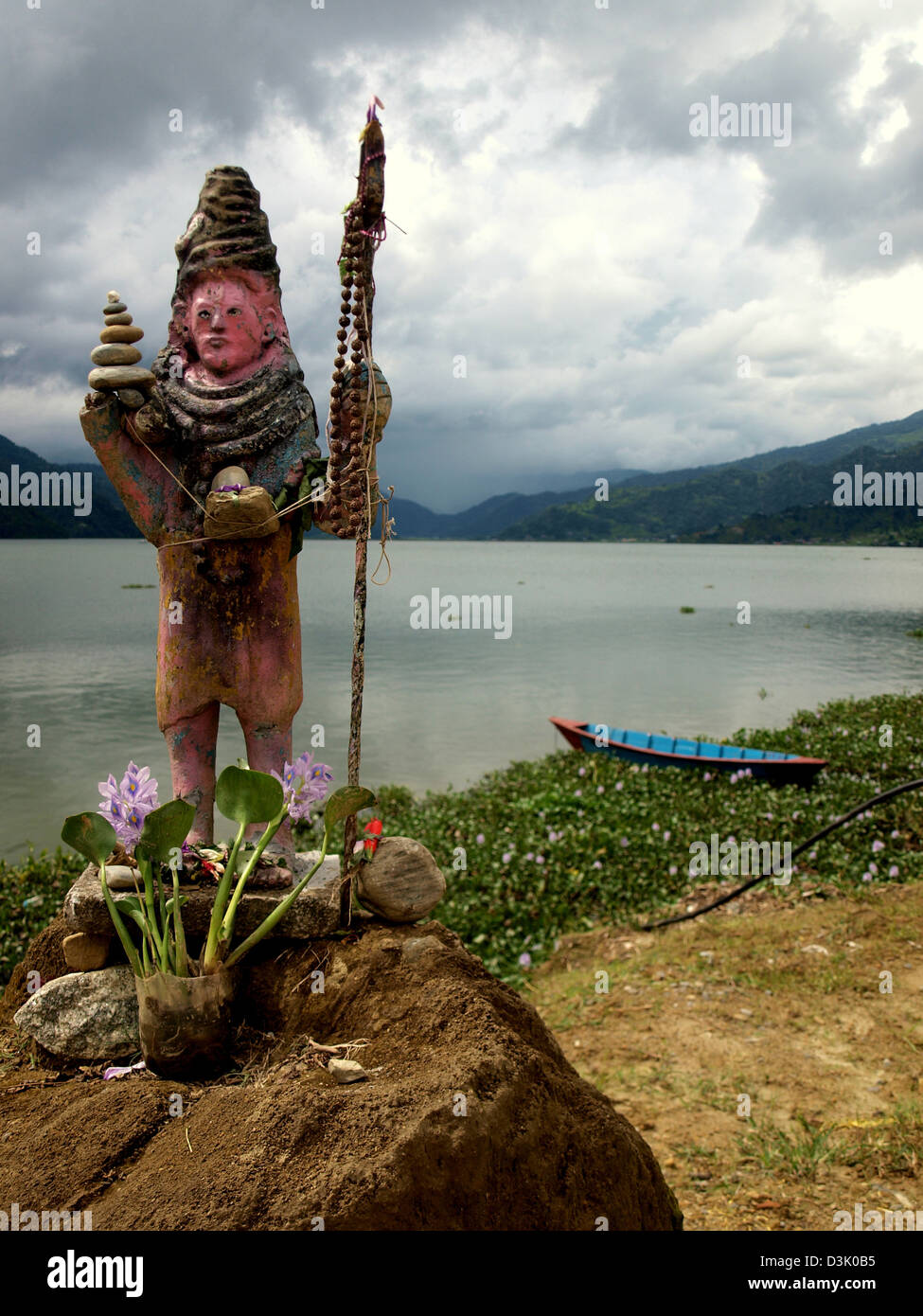 Phewa Lake (Phewa Tal) in Pokhara, Nepal Stock Photo - Alamy