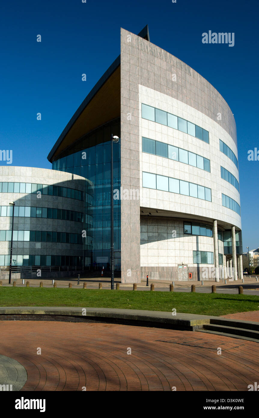 Cardiff bay architecture hi-res stock photography and images - Alamy