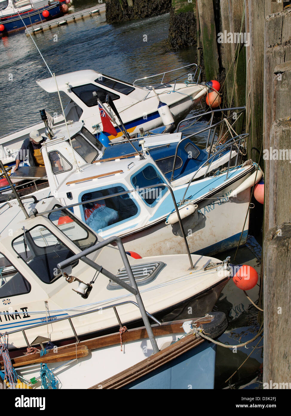 Quayside ladder hi-res stock photography and images - Alamy
