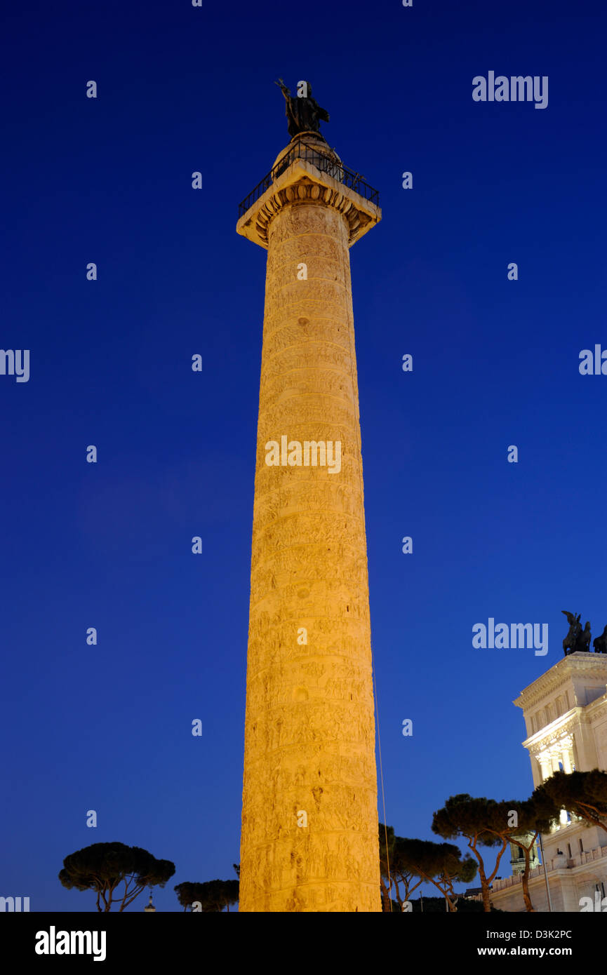 Column by night hi-res stock photography and images - Alamy