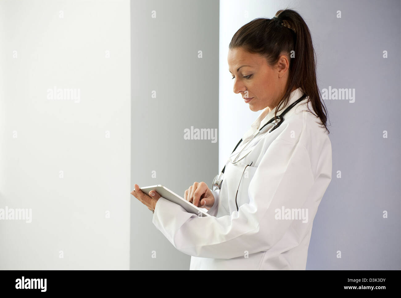 female doctor using ipad tablet computer Stock Photo - Alamy