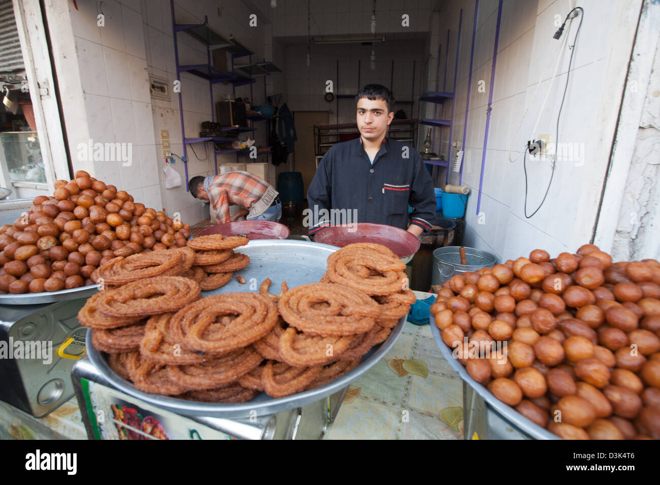 Sells sweets hi-res stock photography and images - Alamy