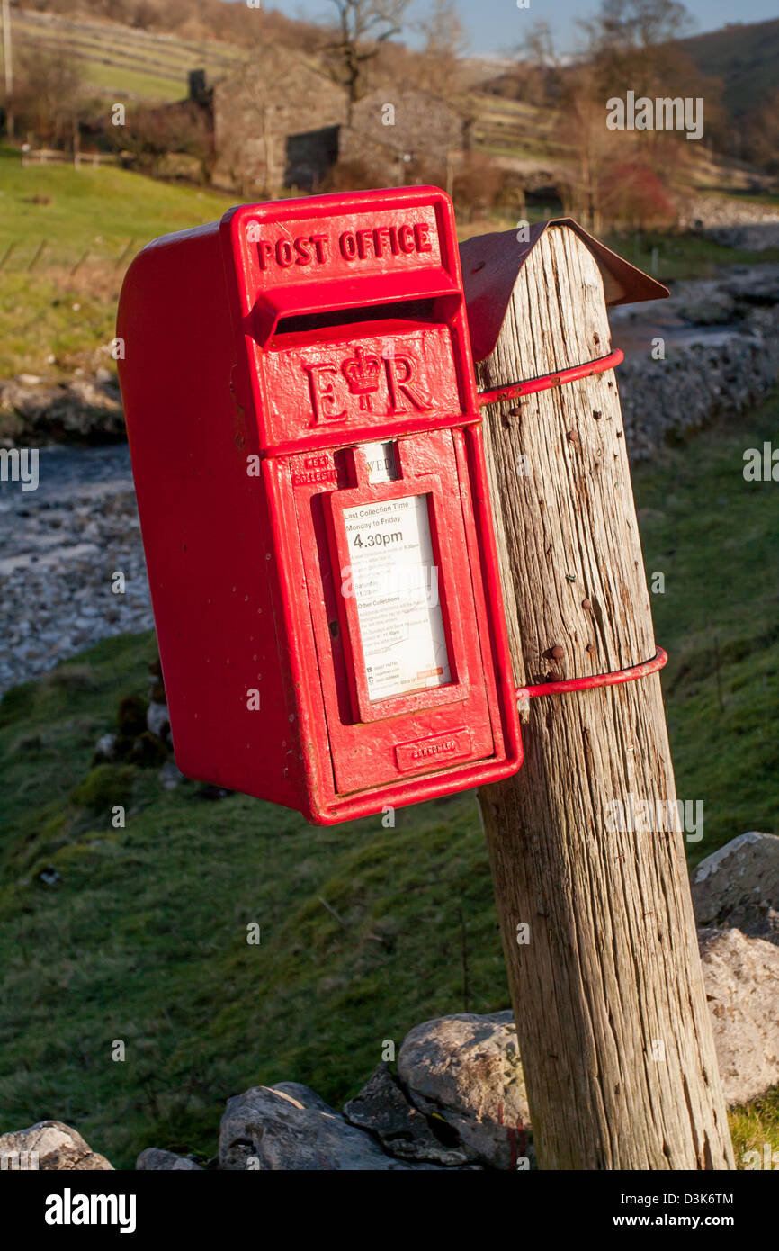 Rural letterbox hi-res stock photography and images - Alamy
