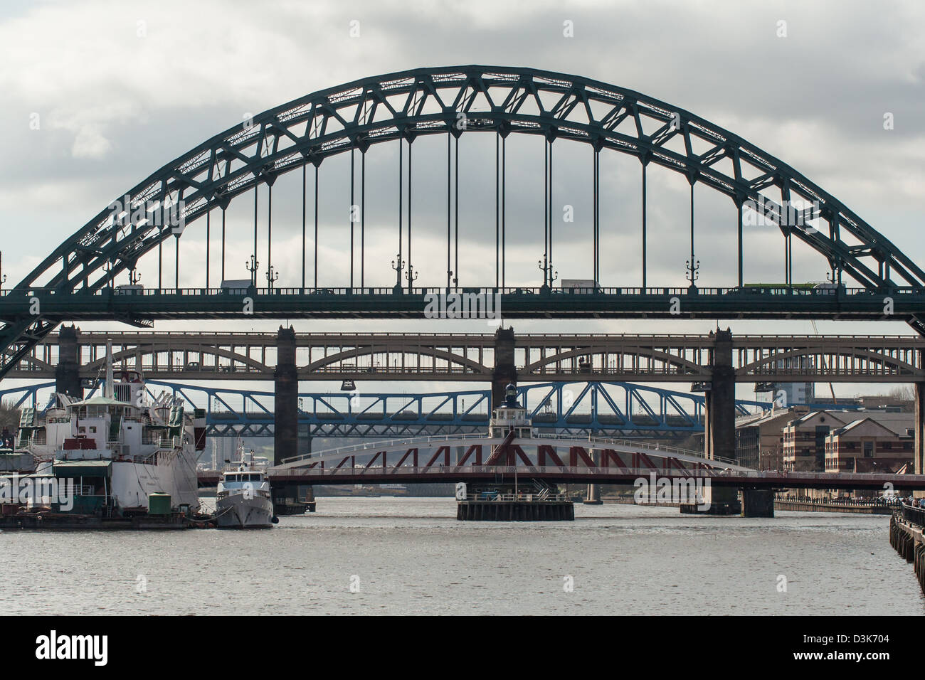Newcastle bridges hi-res stock photography and images - Alamy