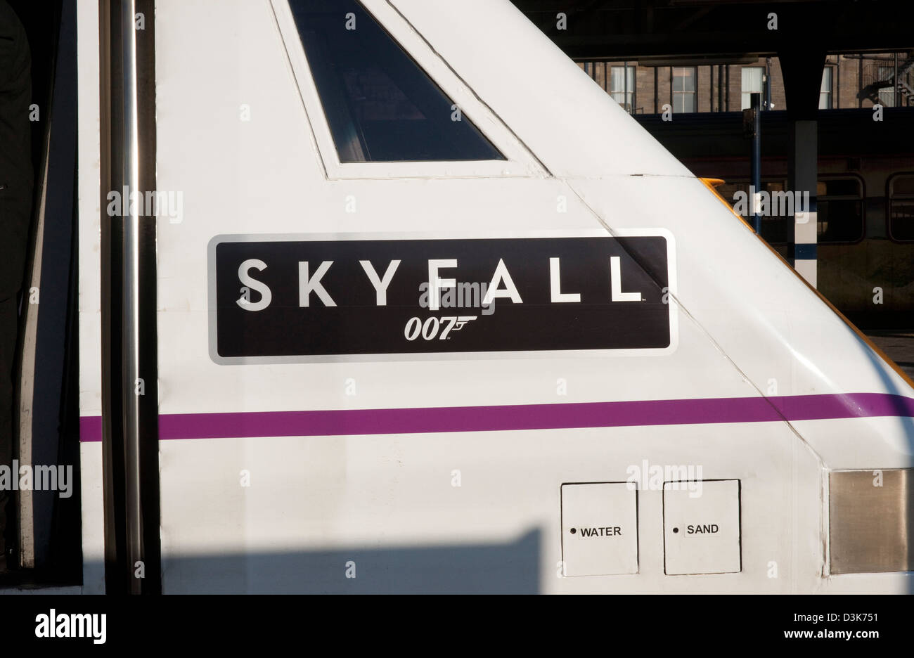 Daniel craig james bond skyfall hi-res stock photography and images - Alamy