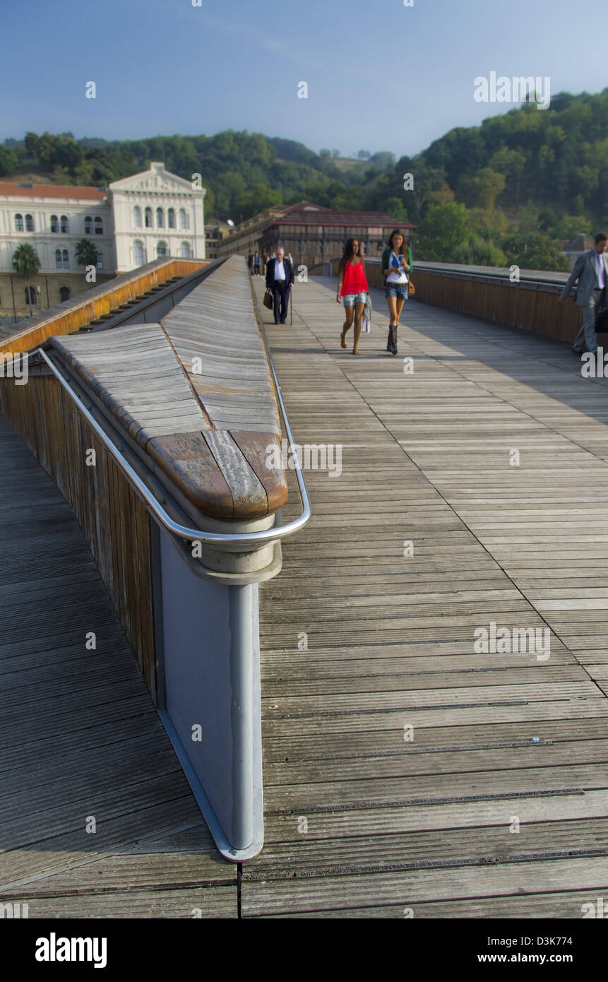 Deusto bridge bilbao hi-res stock photography and images - Alamy