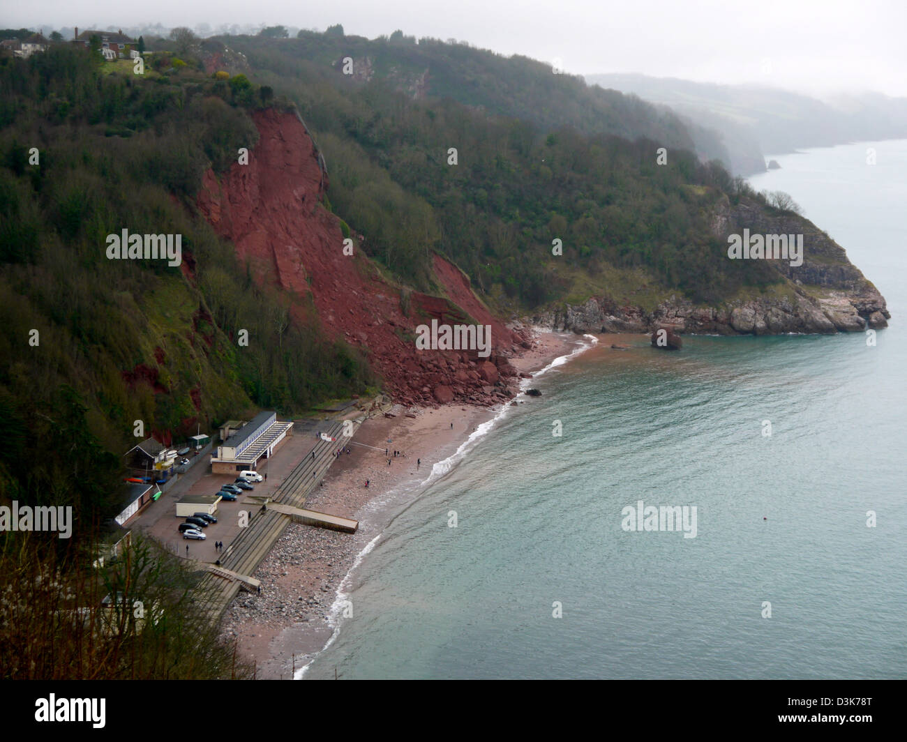 Cliff landslide house ocean hi-res stock photography and images - Alamy