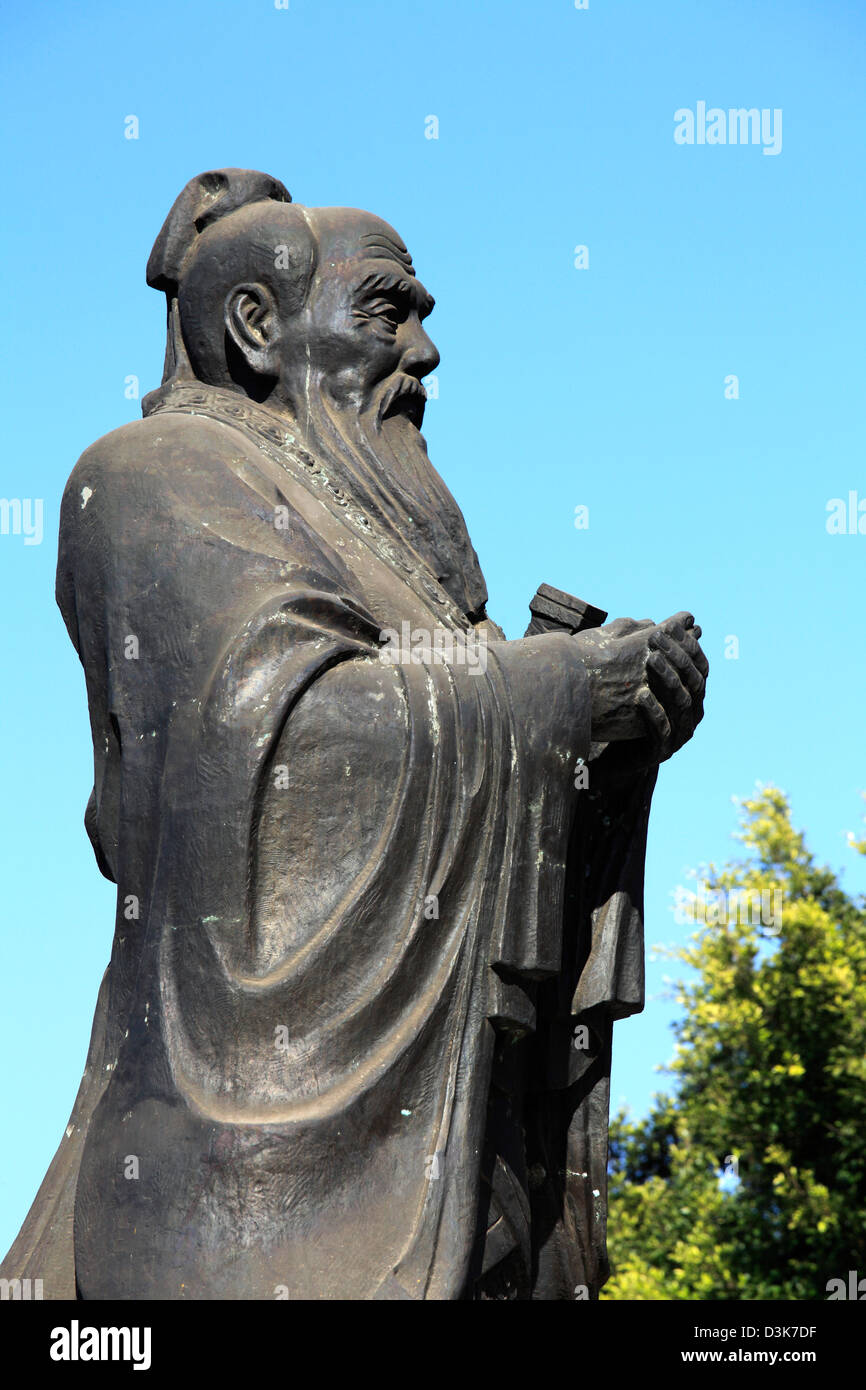 Confucius statue hi-res stock photography and images - Alamy