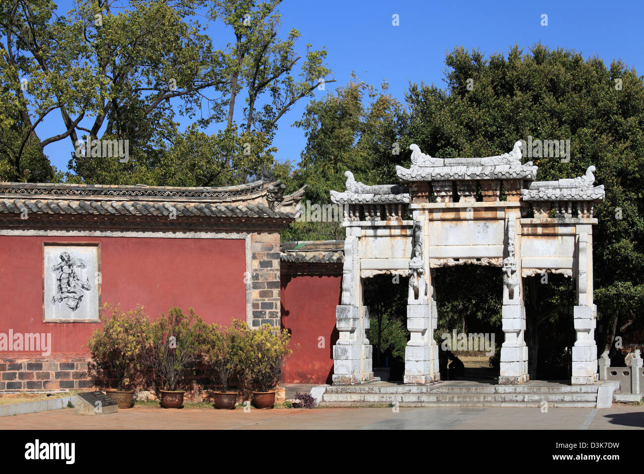 Jianshui temple hi-res stock photography and images - Alamy