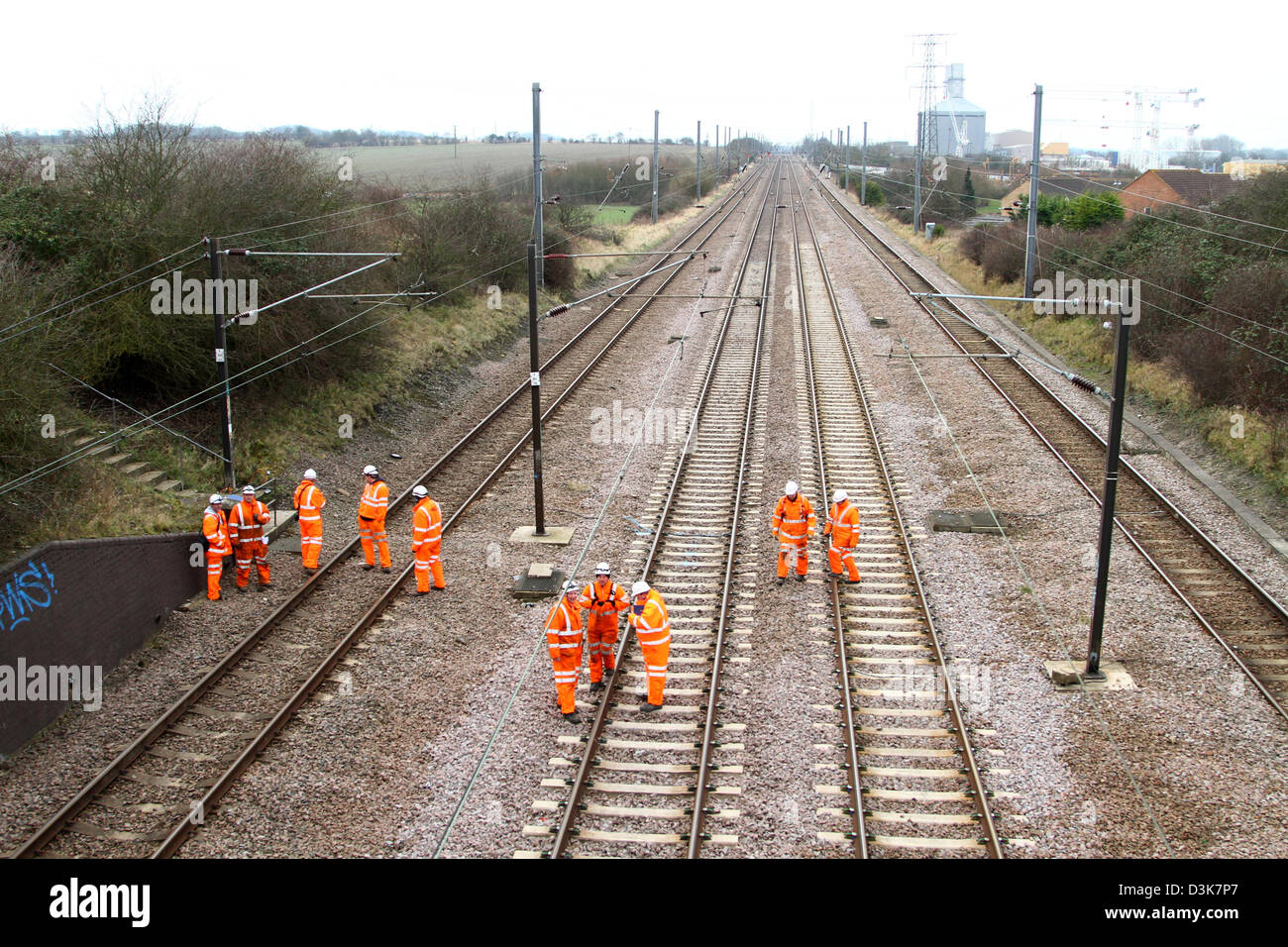 Railway overhead powerlines hi-res stock photography and images - Alamy