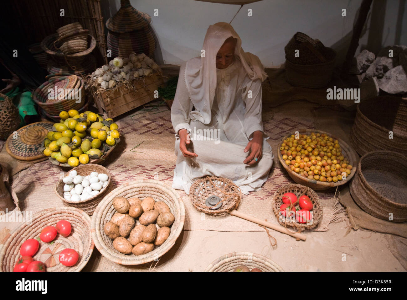 Bahrain market fruit hi-res stock photography and images - Alamy