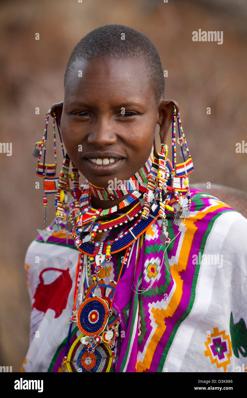 Beautiful african kenyan woman hi-res stock photography and images - Alamy