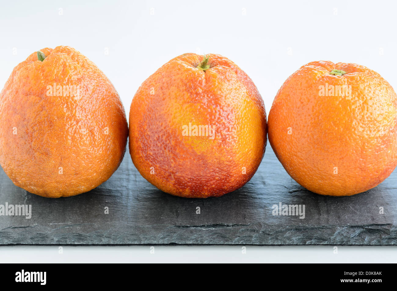 Row of oranges hi-res stock photography and images - Alamy