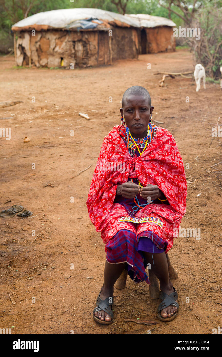 Maasai beadwork, Selenkay Conservancy, Kenya Stock Photo - Alamy