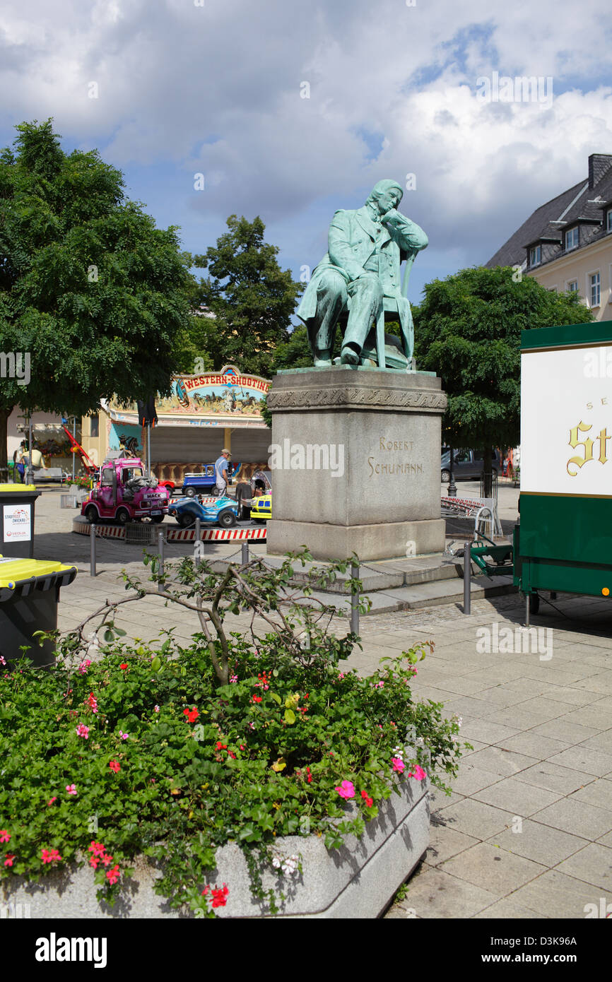 Zwickau, Germany, Robert Schumann monument on the main market Stock ...
