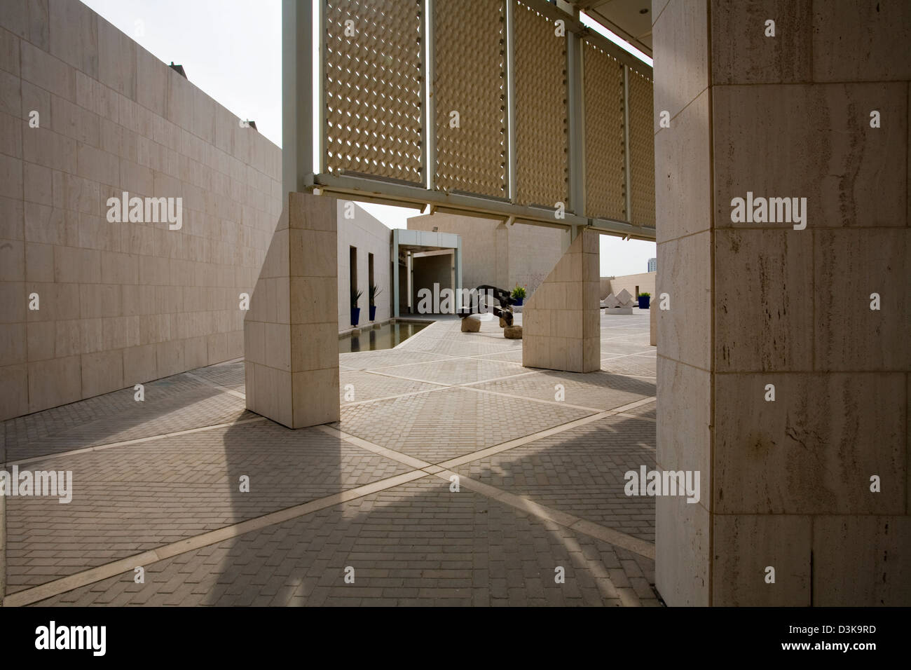Manama modern architecture hi-res stock photography and images - Alamy