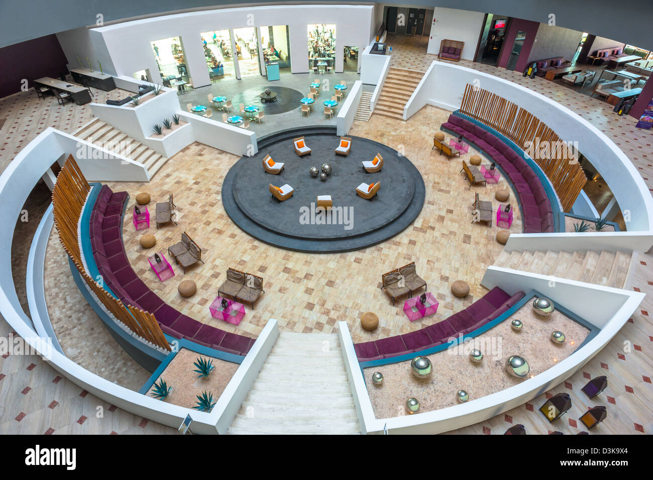 Hyatt regency hotel entrance hi-res stock photography and images - Alamy