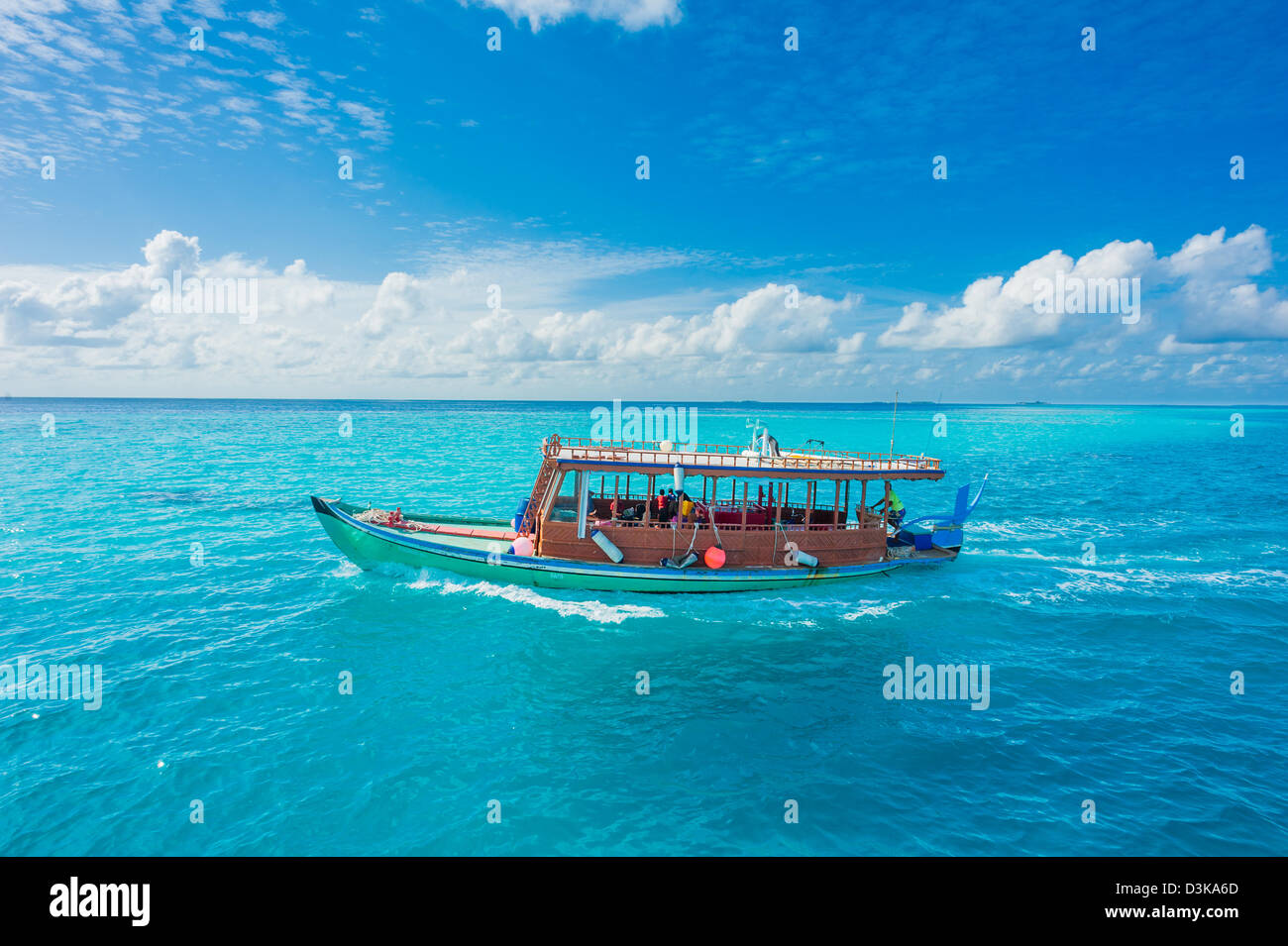 Dhoni traditional maldivian fishing boat hi-res stock photography and ...