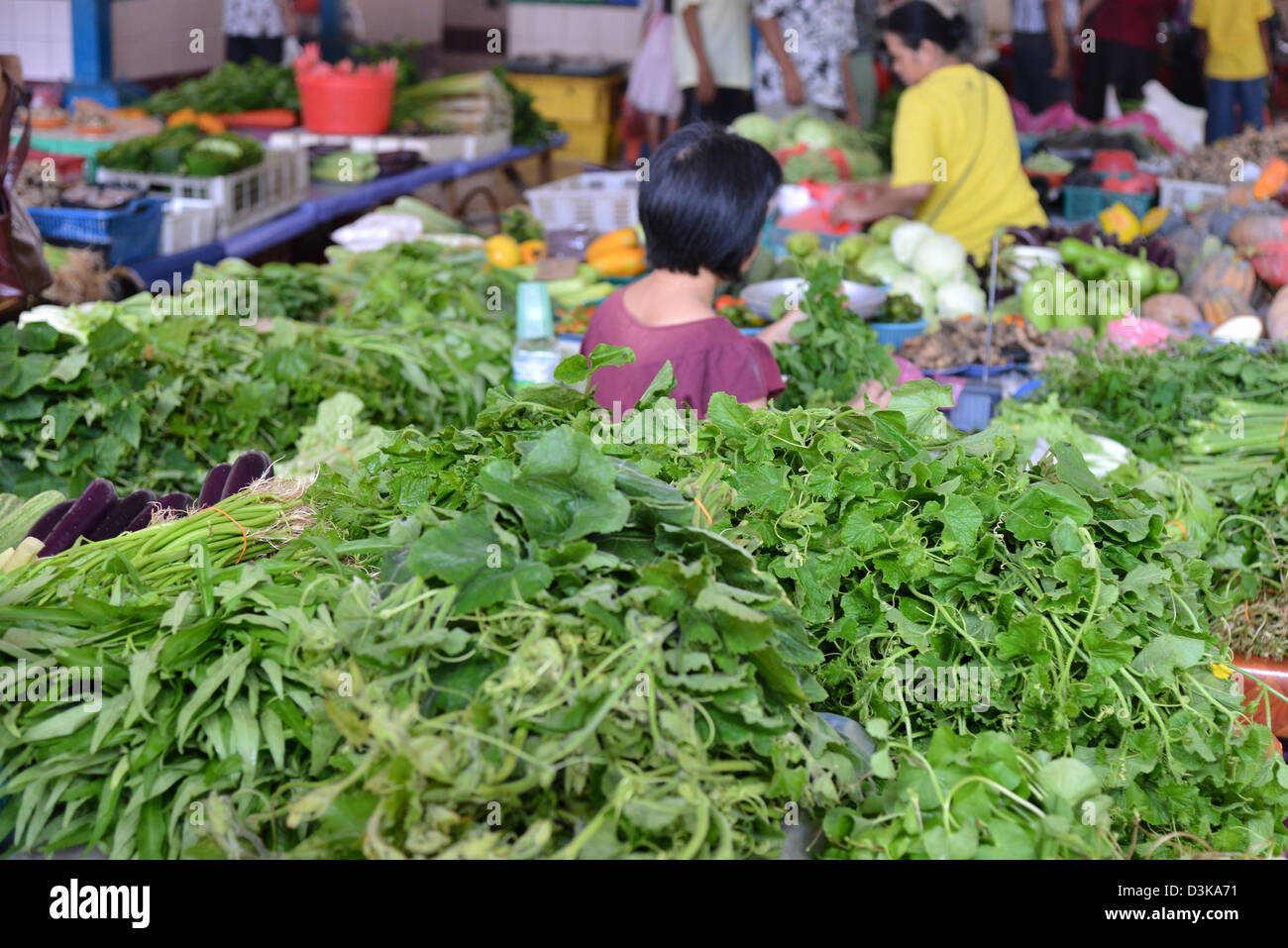 A Sarawak vegetable market Stock Photo - Alamy