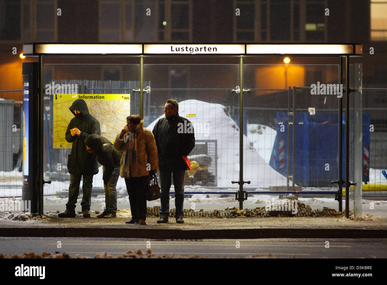 Berlin, Germany, Passengers waiting at the bus stop Lustgarten Stock ...