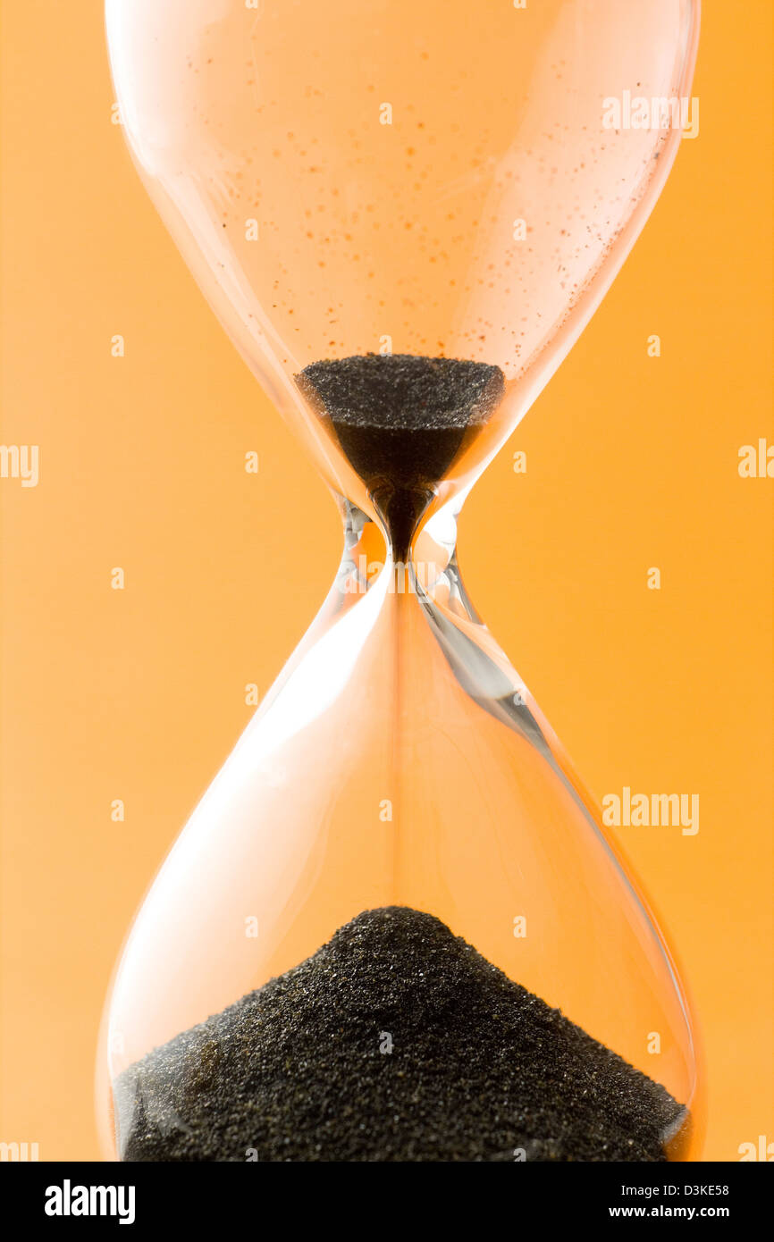 Hourglass hi-res stock photography and images - Alamy