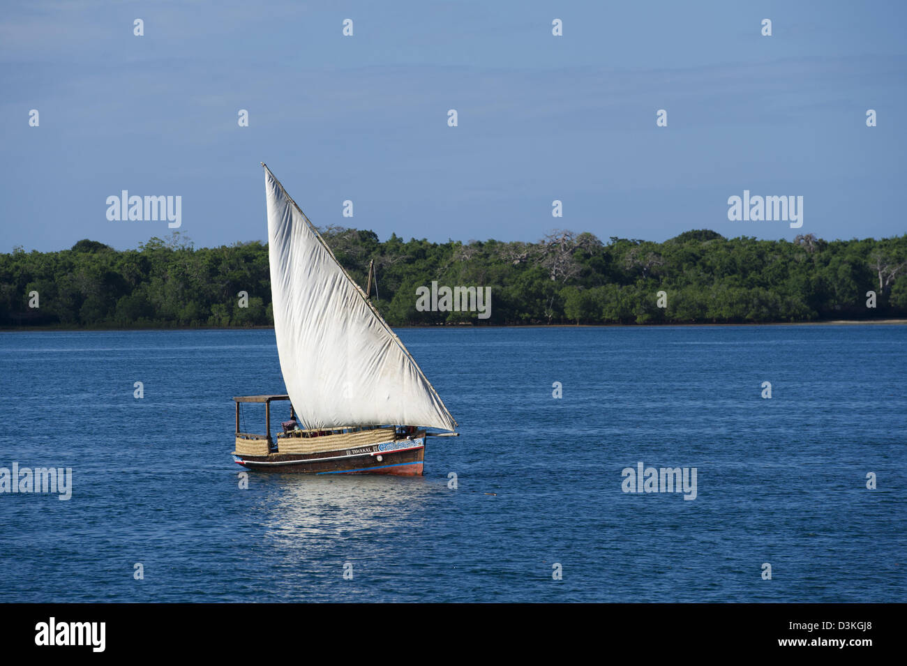 Dhow boat kenya hi-res stock photography and images - Alamy