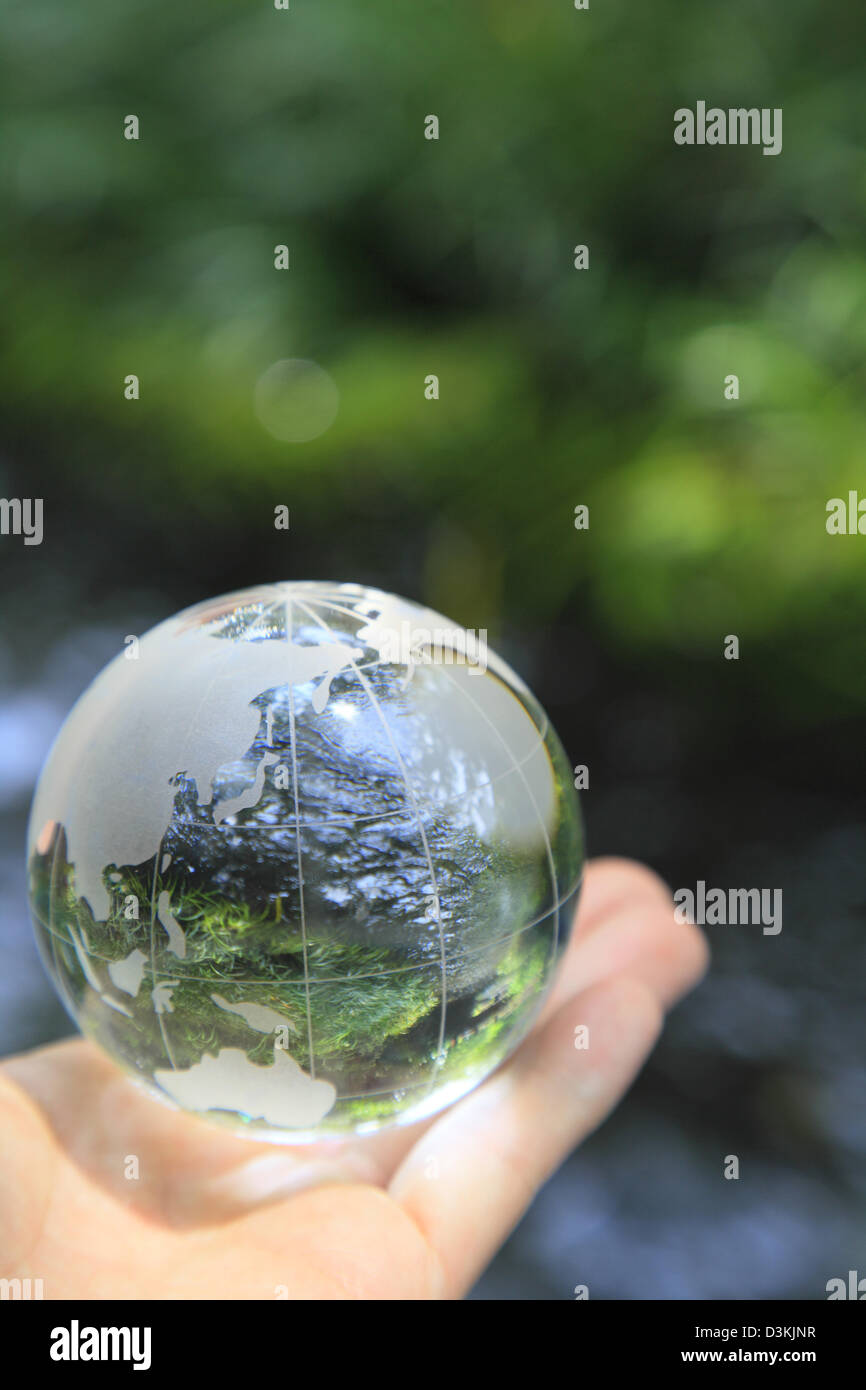 Globe of water hi-res stock photography and images - Alamy