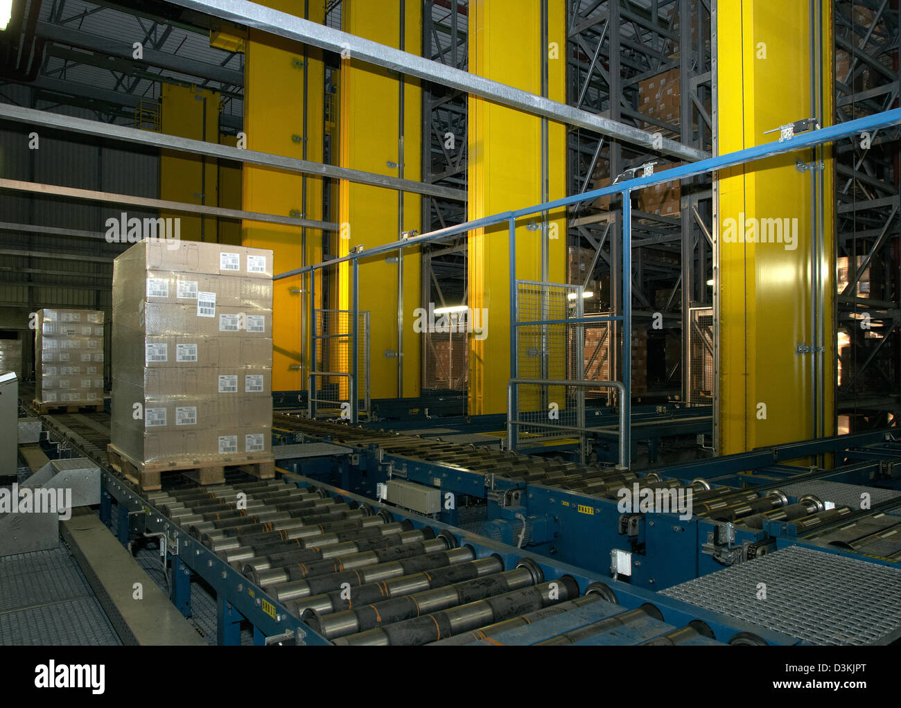 Dock facilities hi-res stock photography and images - Alamy