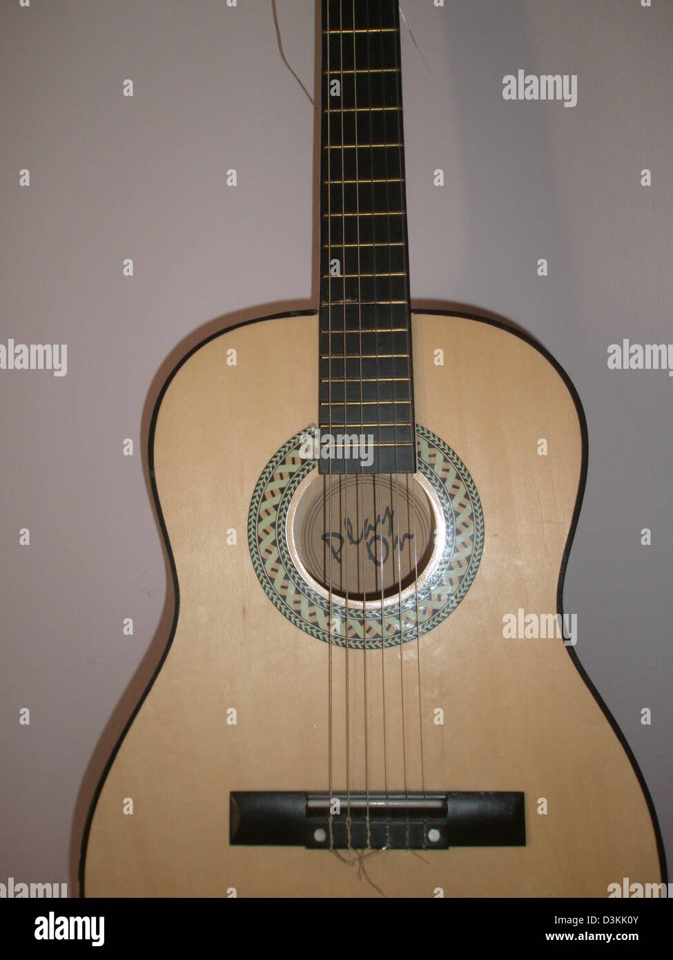 Guitar instrument hi-res stock photography and images - Alamy