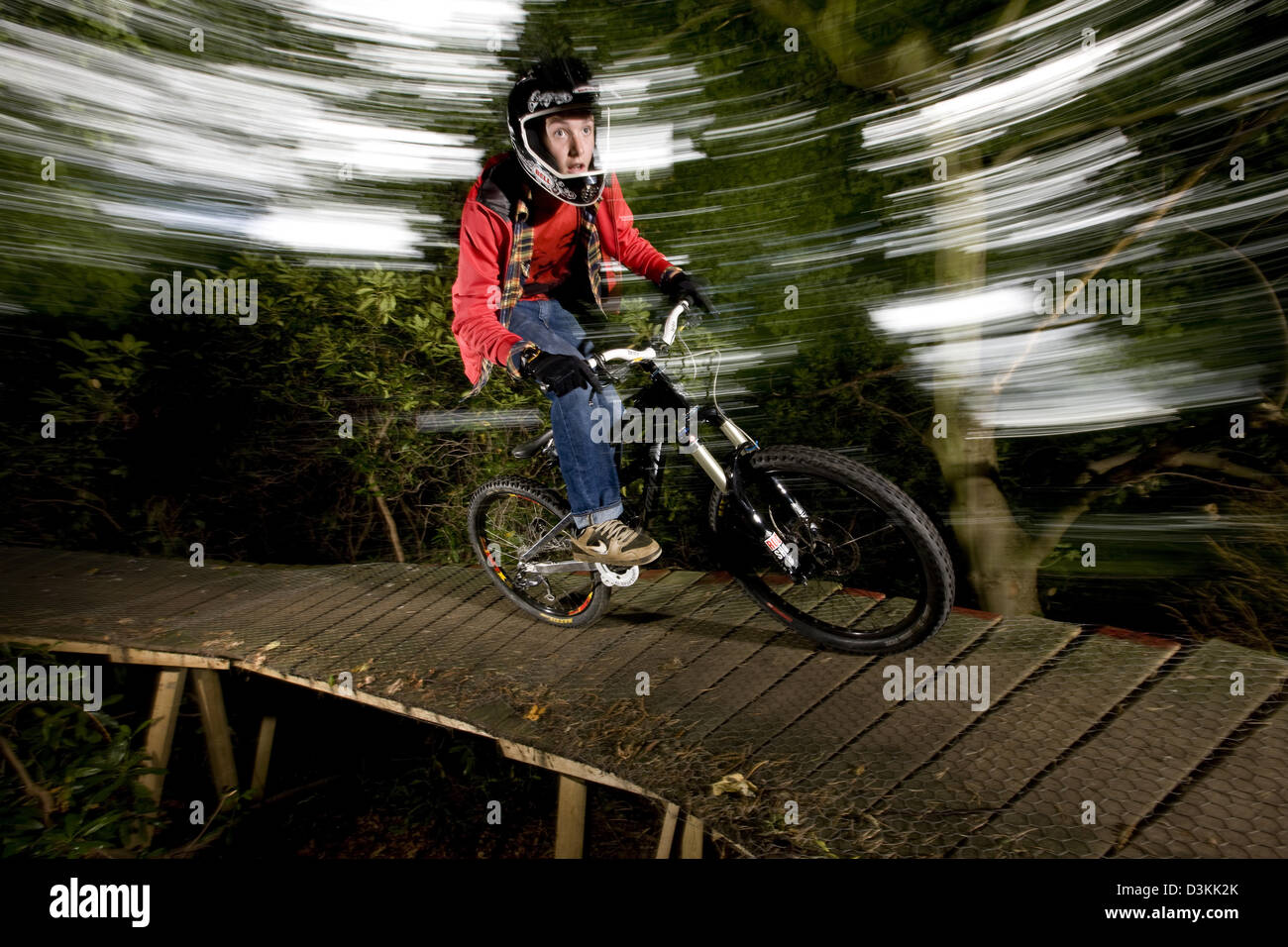 Action side view hi-res stock photography and images - Alamy