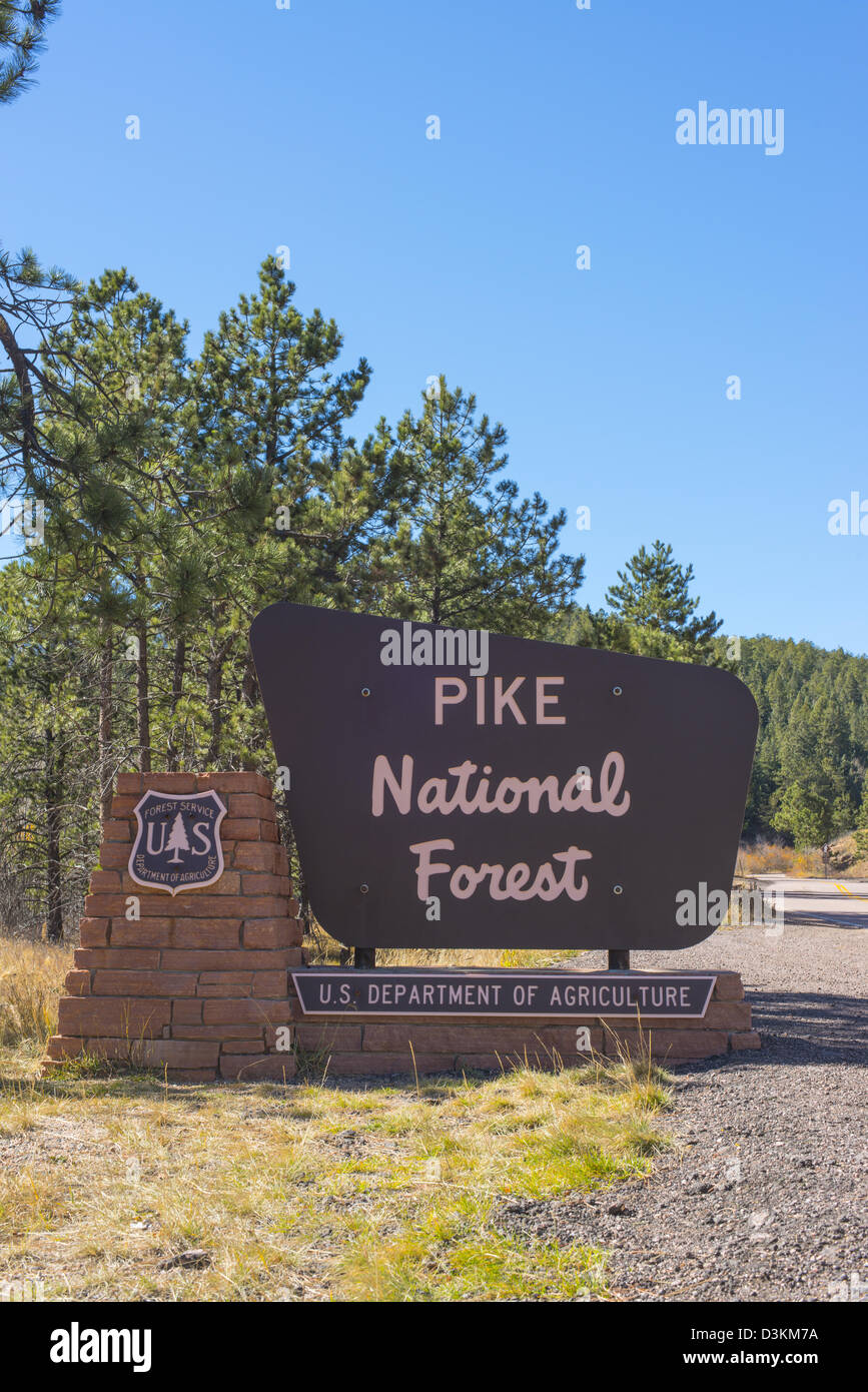Pike national forest sign hi-res stock photography and images - Alamy